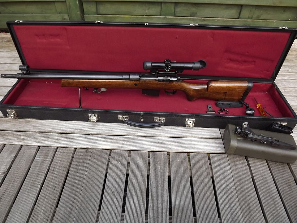 The special FN 30-11 sniperrifle for the Belgian gendarmerie intervention units. | The FAL Files